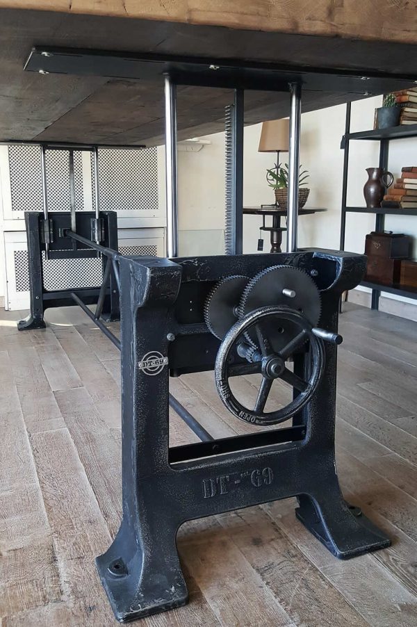 Industrial height adjustable oak table – Limited Edition – LIM25