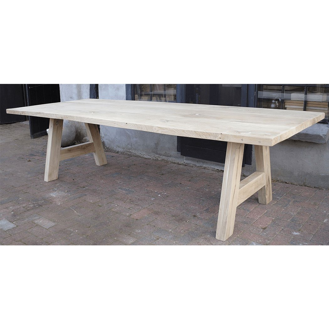 Scandinavian dining table made of rustic oak - G019 - DT69