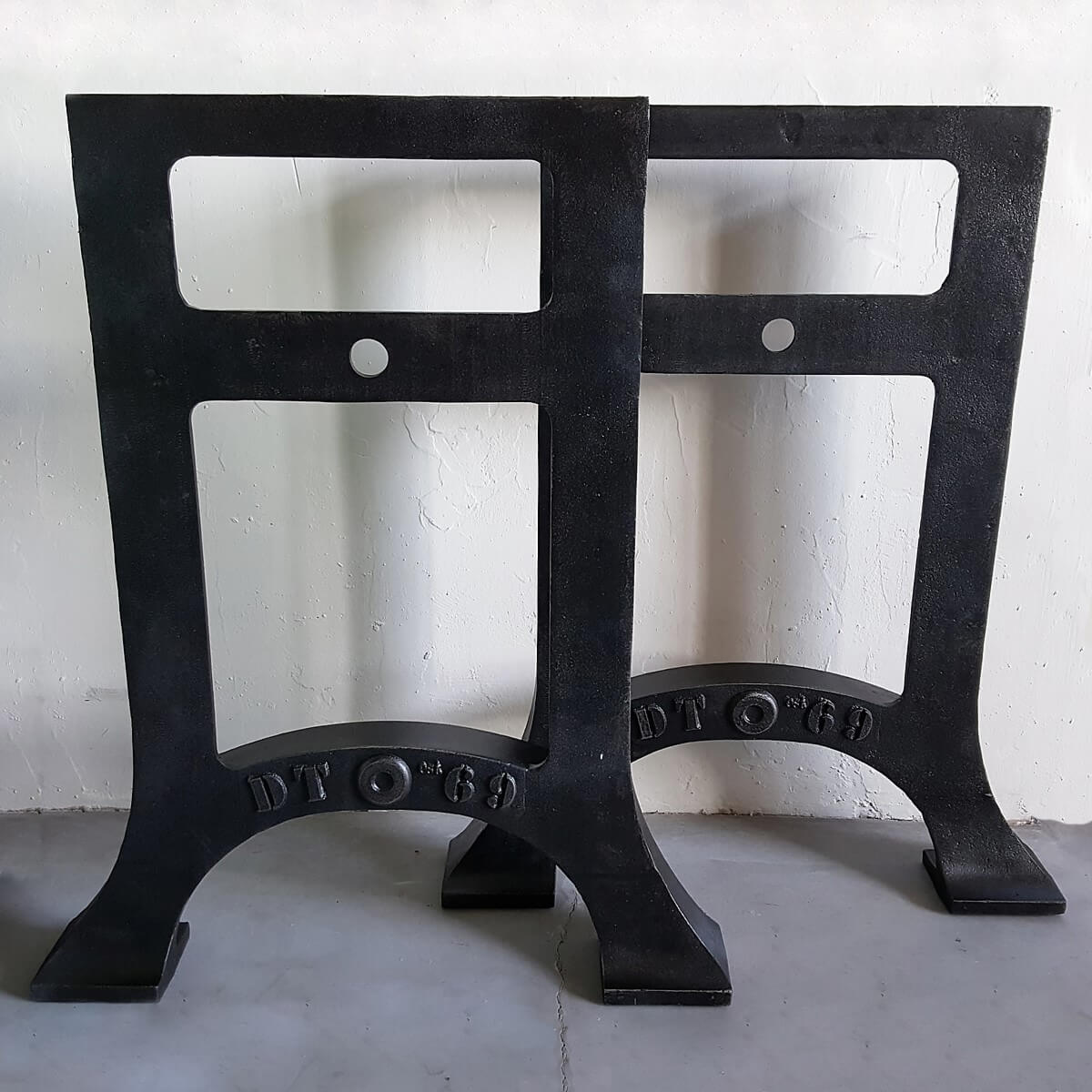 Industrial metal table legs - IND118-los - DT69
