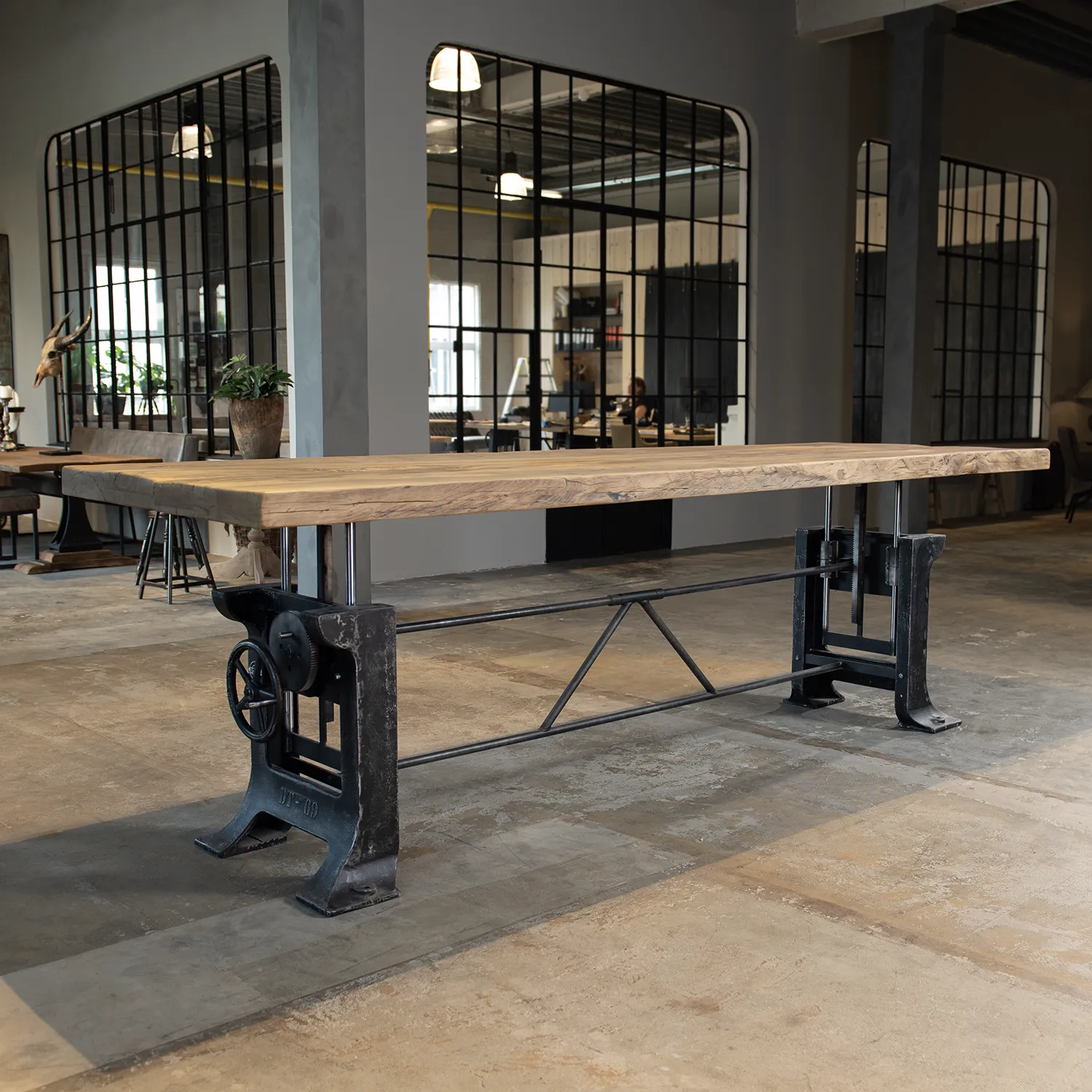 Adjustable height tables - DT69