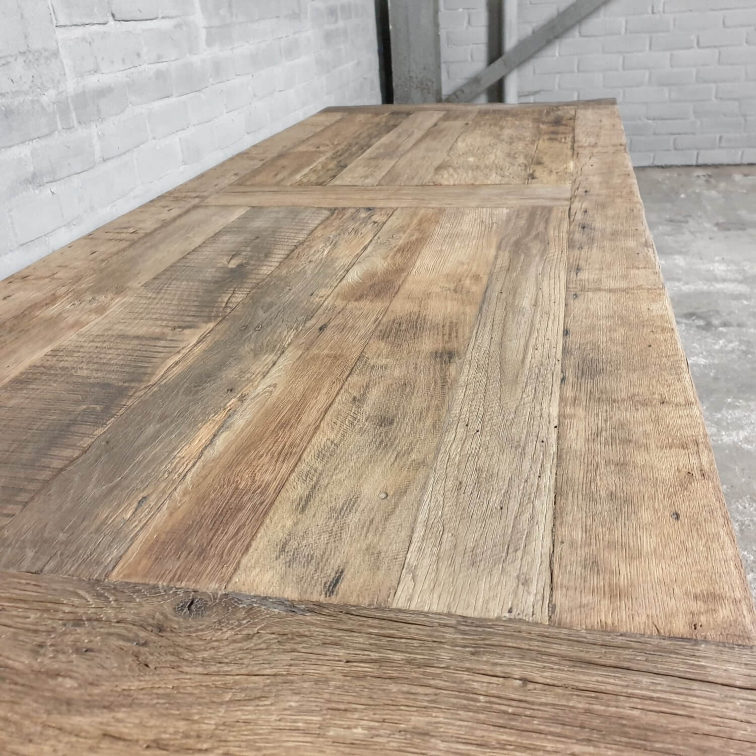 In height adjustable oak dining table - industrial design - IND736