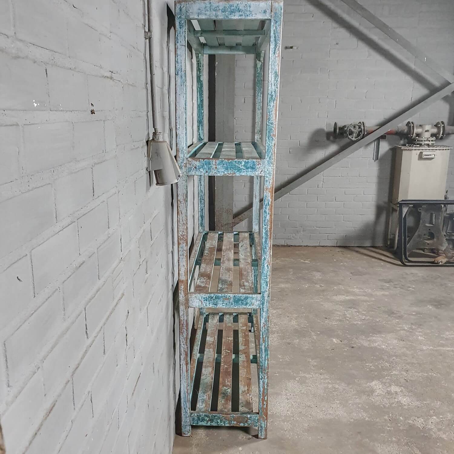 Vintage storage rack of old wood with blue patina - DT69