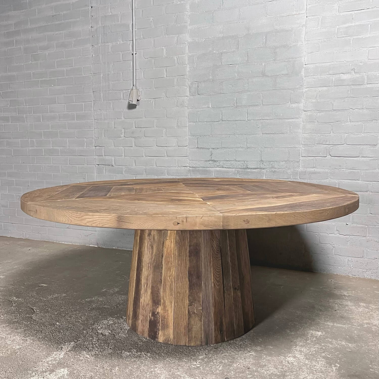 Round oak dining table with cone table leg - rural style - Z029
